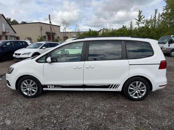 White SEAT Alhambra 2011 in Kelme, with an engine capacity of 1.97 L and mileage of 438 thousand km for 4650 €, photo 5 on AUTOMOTO.COM.LV