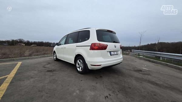 White SEAT Alhambra 2012 in Kaunas, with an engine capacity of 2.00 L and mileage of 270 thousand km for 5499 €, photo 5 on AUTOMOTO.COM.LV