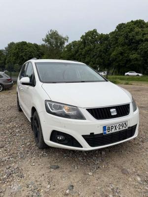 White SEAT Alhambra 2012 in Vilnius, with an engine capacity of 1.97 L and mileage of 378 thousand km for 6800 €, photo 3 on AUTOMOTO.COM.LV