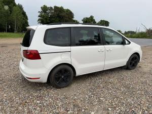 White SEAT Alhambra 2012 in Vilnius, with an engine capacity of 1.97 L and mileage of 378 thousand km for 6800 €, photo 4 on AUTOMOTO.COM.LV