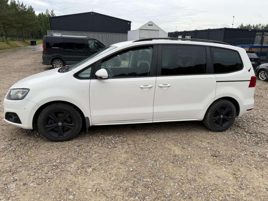 White SEAT Alhambra 2012 in Vilnius, with an engine capacity of 1.97 L and mileage of 378 thousand km for 6800 €, photo 7 on AUTOMOTO.COM.LV