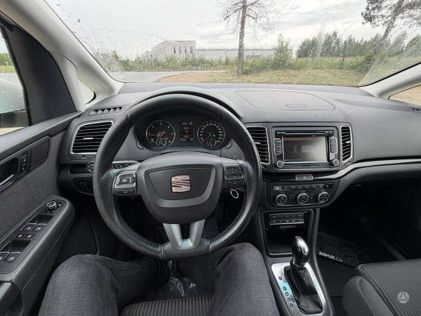 White SEAT Alhambra 2012 in Vilnius, with an engine capacity of 1.97 L and mileage of 378 thousand km for 6800 €, photo 8 on AUTOMOTO.COM.LV