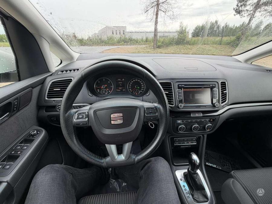 White SEAT Alhambra 2012 in Vilnius, with an engine capacity of 1.97 L and mileage of 378 thousand km for 6800 €, photo 9 on AUTOMOTO.COM.LV