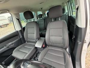 White SEAT Alhambra 2012 in Vilnius, with an engine capacity of 1.97 L and mileage of 378 thousand km for 6800 €, photo 11 on AUTOMOTO.COM.LV