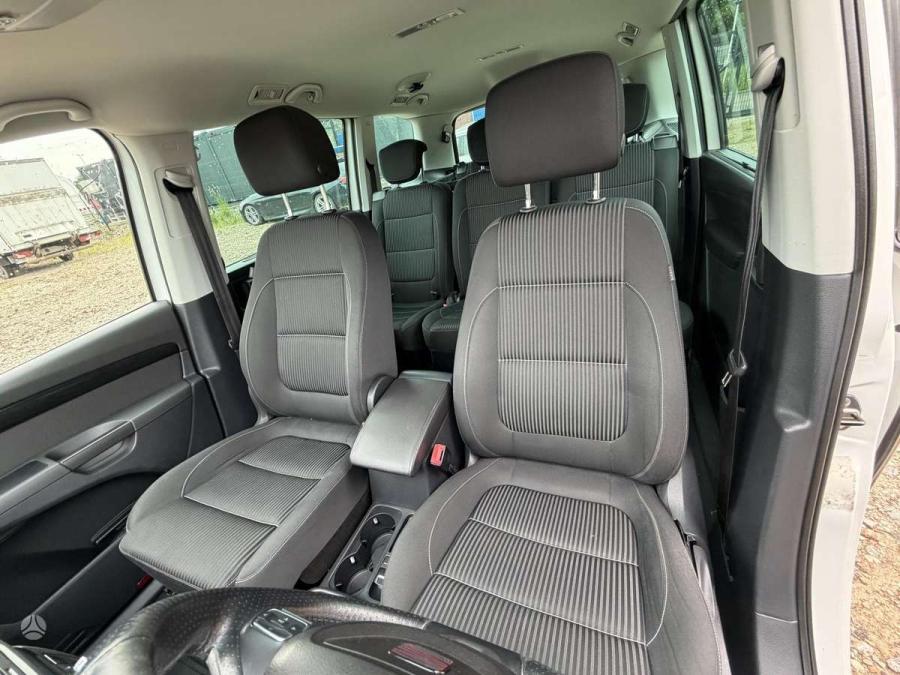 White SEAT Alhambra 2012 in Vilnius, with an engine capacity of 1.97 L and mileage of 378 thousand km for 6800 €, photo 11 on AUTOMOTO.COM.LV