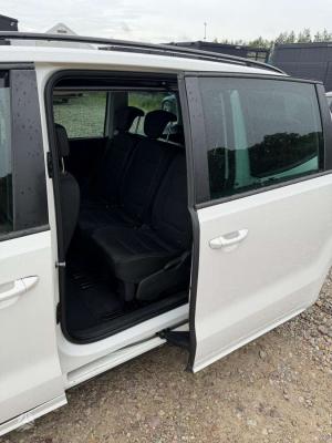 White SEAT Alhambra 2012 in Vilnius, with an engine capacity of 1.97 L and mileage of 378 thousand km for 6800 €, photo 12 on AUTOMOTO.COM.LV