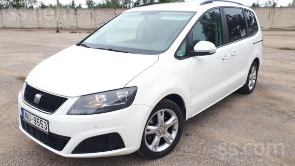 White SEAT Alhambra 2013 in Daugavpils, with an engine capacity of 2.00 L and mileage of 225 thousand km for 8200 €, photo 2 on AUTOMOTO.COM.LV