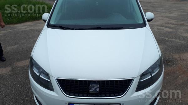 White SEAT Alhambra 2013 in Daugavpils, with an engine capacity of 2.00 L and mileage of 225 thousand km for 8200 €, photo 6 on AUTOMOTO.COM.LV