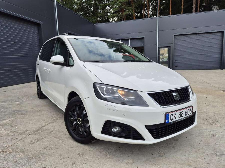 White SEAT Alhambra 2013 in Utena, with an engine capacity of 1.97 L and mileage of 330 thousand km for 7990 €, photo 4 on AUTOMOTO.COM.LV