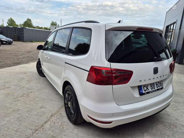 White SEAT Alhambra 2013 in Utena, with an engine capacity of 1.97 L and mileage of 330 thousand km for 7990 €, photo 4 on AUTOMOTO.COM.LV