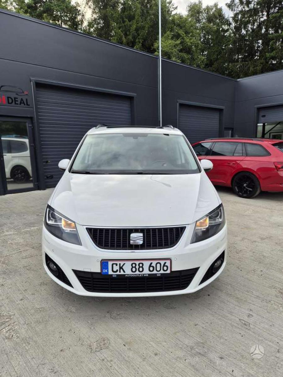 White SEAT Alhambra 2013 in Utena, with an engine capacity of 1.97 L and mileage of 330 thousand km for 7990 €, photo 6 on AUTOMOTO.COM.LV