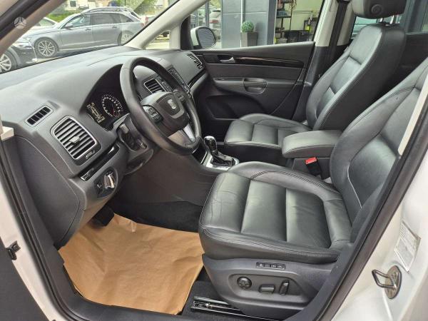 White SEAT Alhambra 2013 in Utena, with an engine capacity of 1.97 L and mileage of 330 thousand km for 7990 €, photo 9 on AUTOMOTO.COM.LV