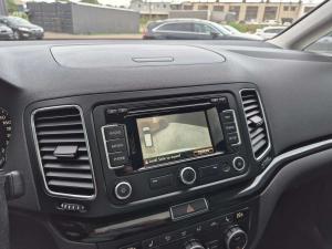 White SEAT Alhambra 2013 in Utena, with an engine capacity of 1.97 L and mileage of 330 thousand km for 7990 €, photo 13 on AUTOMOTO.COM.LV