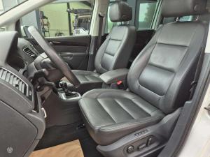 White SEAT Alhambra 2013 in Utena, with an engine capacity of 1.97 L and mileage of 330 thousand km for 7990 €, photo 18 on AUTOMOTO.COM.LV