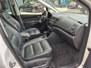 White SEAT Alhambra 2013 in Utena, with an engine capacity of 1.97 L and mileage of 330 thousand km for 7990 €, photo 19 on AUTOMOTO.COM.LV