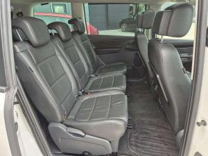 White SEAT Alhambra 2013 in Utena, with an engine capacity of 1.97 L and mileage of 330 thousand km for 7990 €, photo 20 on AUTOMOTO.COM.LV