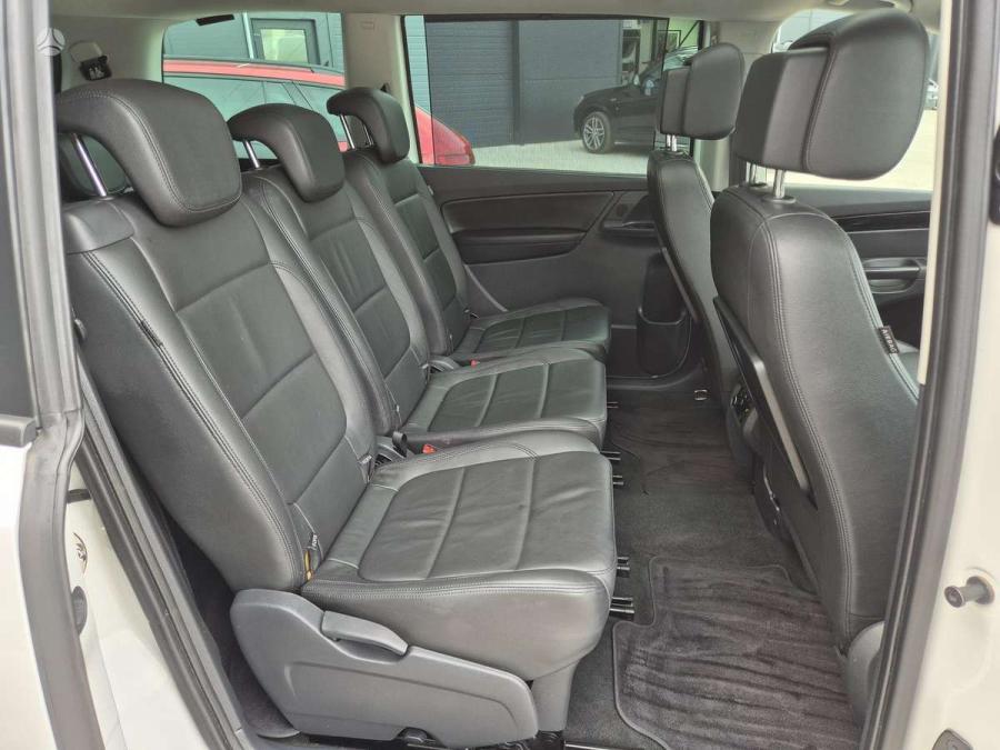 White SEAT Alhambra 2013 in Utena, with an engine capacity of 1.97 L and mileage of 330 thousand km for 7990 €, photo 20 on AUTOMOTO.COM.LV