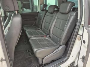 White SEAT Alhambra 2013 in Utena, with an engine capacity of 1.97 L and mileage of 330 thousand km for 7990 €, photo 24 on AUTOMOTO.COM.LV