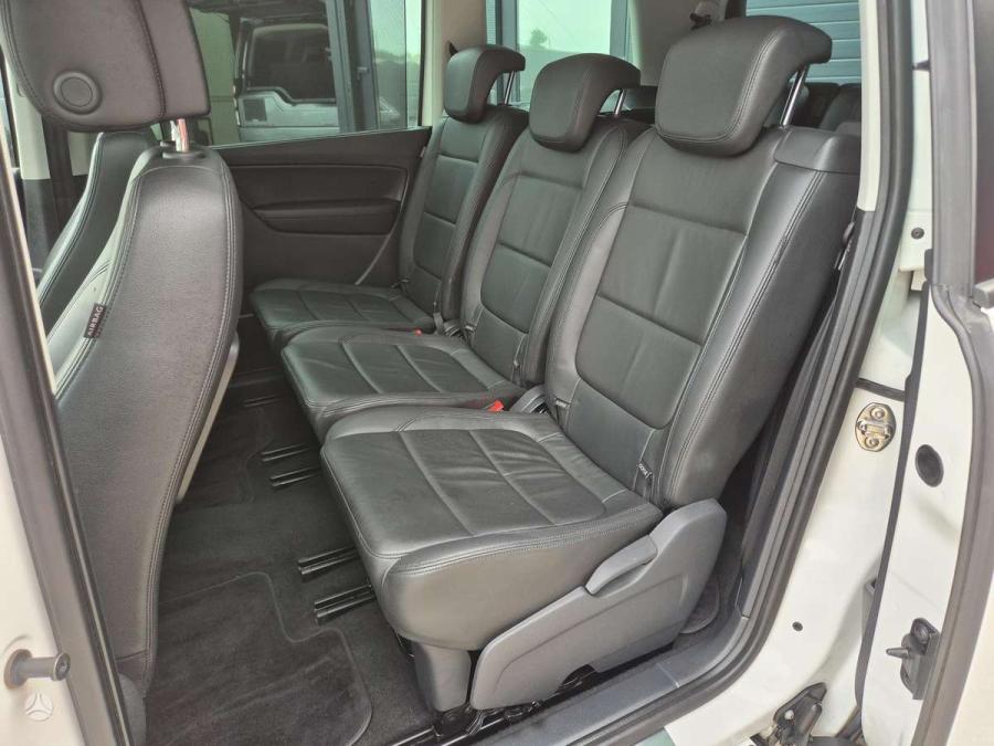 White SEAT Alhambra 2013 in Utena, with an engine capacity of 1.97 L and mileage of 330 thousand km for 7990 €, photo 24 on AUTOMOTO.COM.LV