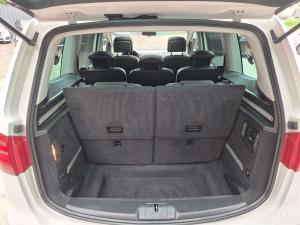 White SEAT Alhambra 2013 in Utena, with an engine capacity of 1.97 L and mileage of 330 thousand km for 7990 €, photo 25 on AUTOMOTO.COM.LV