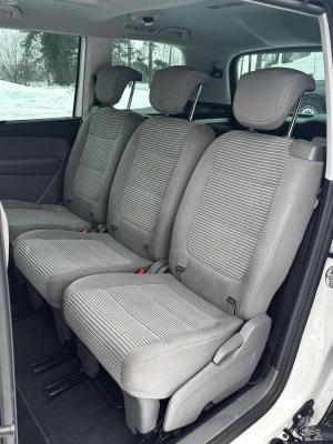 White SEAT Alhambra 2014 in Utena, with an engine capacity of 2.00 L and mileage of 247 thousand km for 6950 €, photo 13 on AUTOMOTO.COM.LV