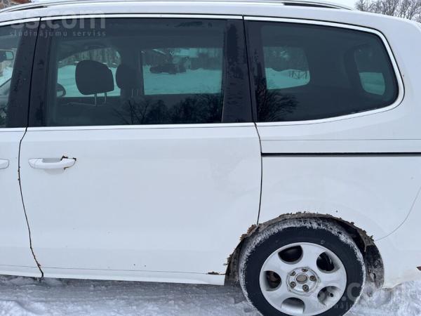Balts SEAT Alhambra 2014 Alūksne, ar dzinēja tilpumu 2.00 L un nobraukumu 390 tūkst. km par 2990 €, foto 3 vietnē AUTOMOTO.COM.LV