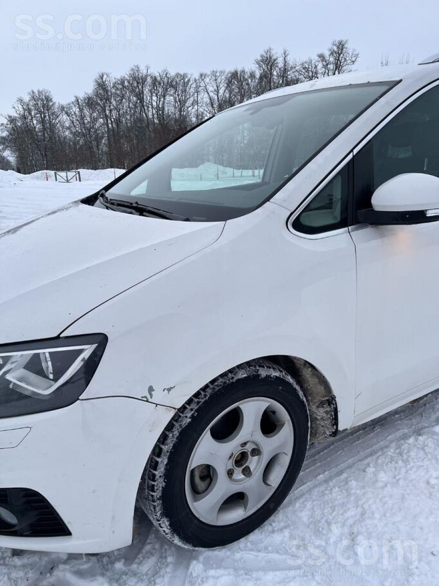 White SEAT Alhambra 2014 in Aluksne, with an engine capacity of 2.00 L and mileage of 390 thousand km for 2990 €, photo 5 on AUTOMOTO.COM.LV