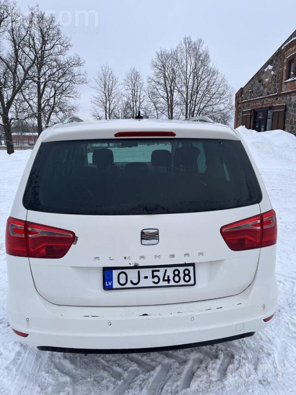 White SEAT Alhambra 2014 in Aluksne, with an engine capacity of 2.00 L and mileage of 390 thousand km for 2990 €, photo 2 on AUTOMOTO.COM.LV
