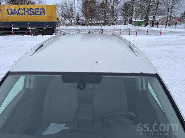 White SEAT Alhambra 2014 in Aluksne, with an engine capacity of 2.00 L and mileage of 390 thousand km for 2990 €, photo 7 on AUTOMOTO.COM.LV