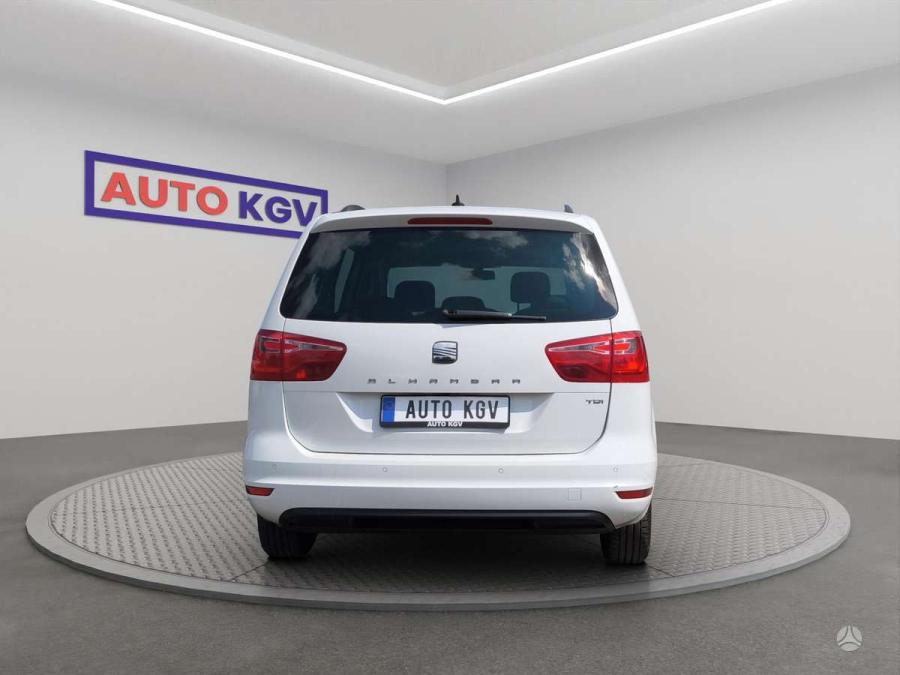 White SEAT Alhambra 2015 in Vilnius, with an engine capacity of 2.00 L and mileage of 270 thousand km for 8999 €, photo 5 on AUTOMOTO.COM.LV