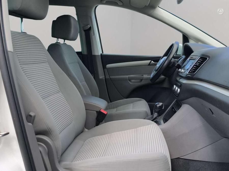 White SEAT Alhambra 2015 in Vilnius, with an engine capacity of 2.00 L and mileage of 270 thousand km for 8999 €, photo 9 on AUTOMOTO.COM.LV