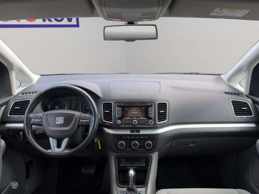 White SEAT Alhambra 2015 in Vilnius, with an engine capacity of 2.00 L and mileage of 270 thousand km for 8999 €, photo 13 on AUTOMOTO.COM.LV