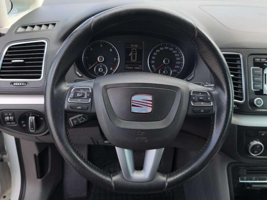 White SEAT Alhambra 2015 in Vilnius, with an engine capacity of 2.00 L and mileage of 270 thousand km for 8999 €, photo 17 on AUTOMOTO.COM.LV