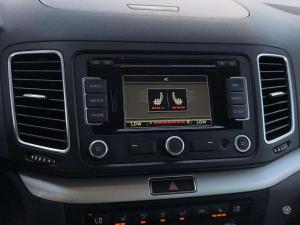 White SEAT Alhambra 2015 in Vilnius, with an engine capacity of 2.00 L and mileage of 270 thousand km for 8999 €, photo 20 on AUTOMOTO.COM.LV