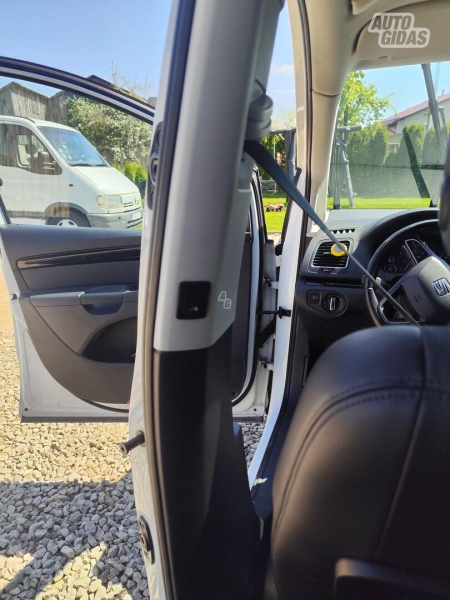 Balts SEAT Alhambra 2016 Mažeikiai, ar dzinēja tilpumu 2.00 L un nobraukumu 396 tūkst. km par 9250 €, foto 11 vietnē AUTOMOTO.COM.LV