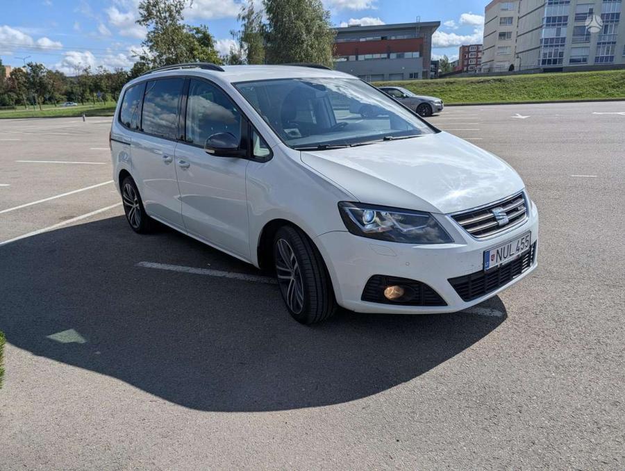 White SEAT Alhambra 2018 in Siauliai, with an engine capacity of 1.97 L and mileage of 295 thousand km for 10800 €, photo 3 on AUTOMOTO.COM.LV