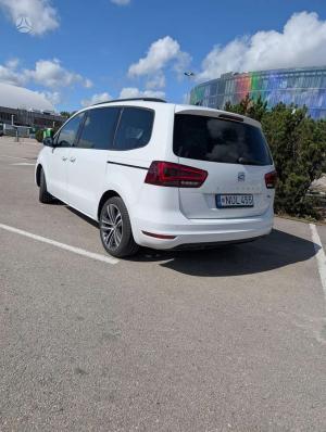White SEAT Alhambra 2018 in Siauliai, with an engine capacity of 1.97 L and mileage of 295 thousand km for 10800 €, photo 5 on AUTOMOTO.COM.LV