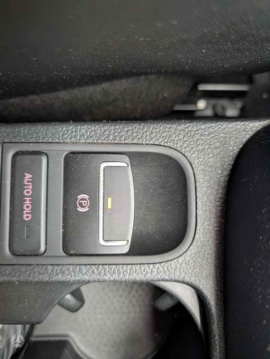 White SEAT Alhambra 2018 in Siauliai, with an engine capacity of 1.97 L and mileage of 295 thousand km for 10800 €, photo 14 on AUTOMOTO.COM.LV