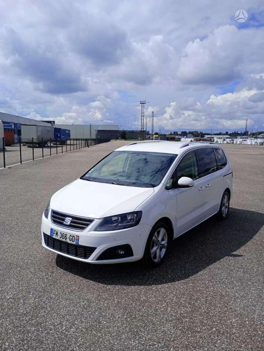 White SEAT Alhambra 2019 in Kaunas, with an engine capacity of 1.97 L and mileage of 300 thousand km for 10950 €, photo 1 on AUTOMOTO.COM.LV
