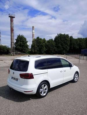 White SEAT Alhambra 2019 in Kaunas, with an engine capacity of 1.97 L and mileage of 300 thousand km for 10950 €, photo 6 on AUTOMOTO.COM.LV