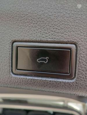 White SEAT Alhambra 2019 in Kaunas, with an engine capacity of 1.97 L and mileage of 300 thousand km for 10950 €, photo 17 on AUTOMOTO.COM.LV