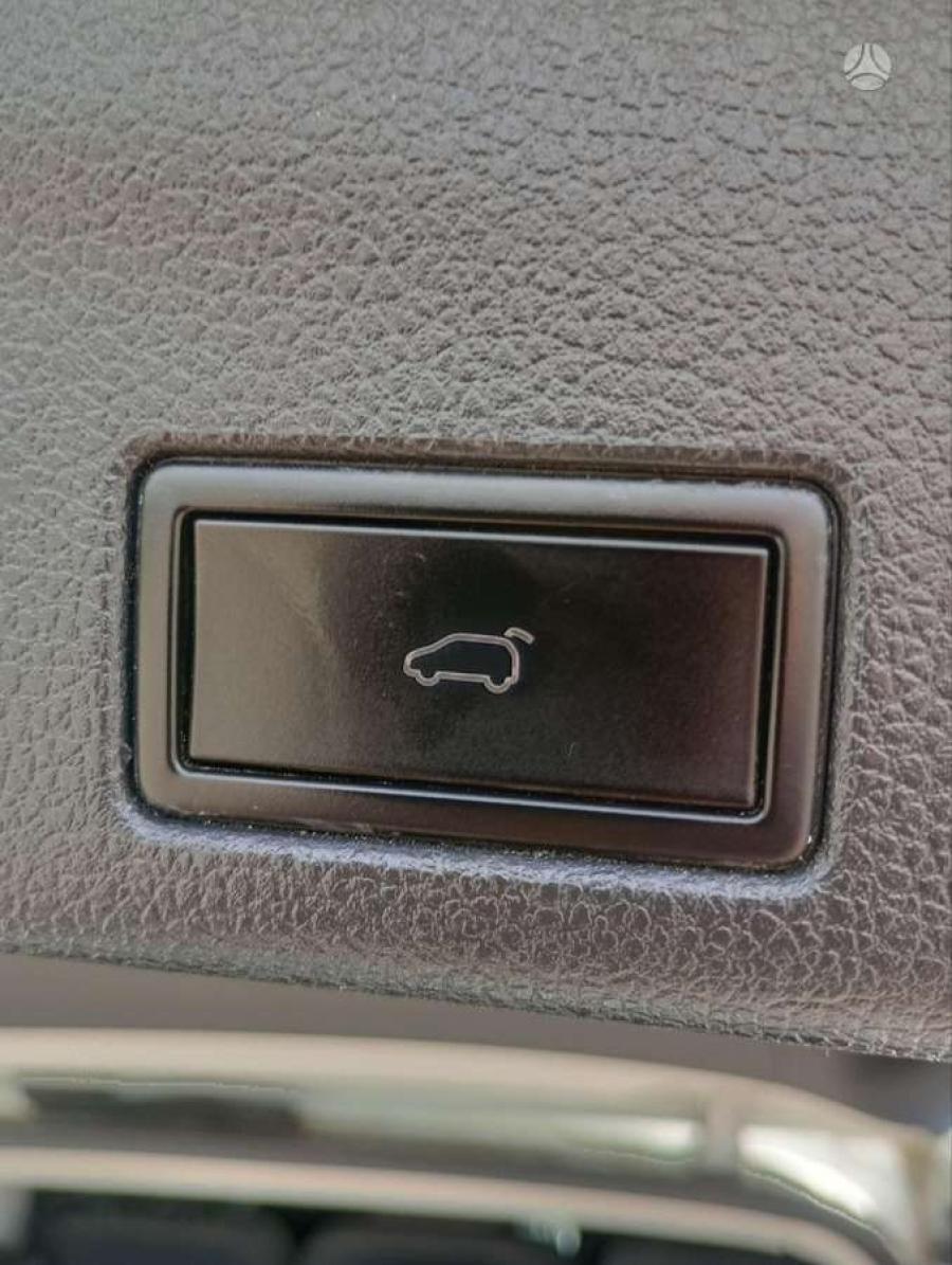 White SEAT Alhambra 2019 in Kaunas, with an engine capacity of 1.97 L and mileage of 300 thousand km for 10950 €, photo 17 on AUTOMOTO.COM.LV