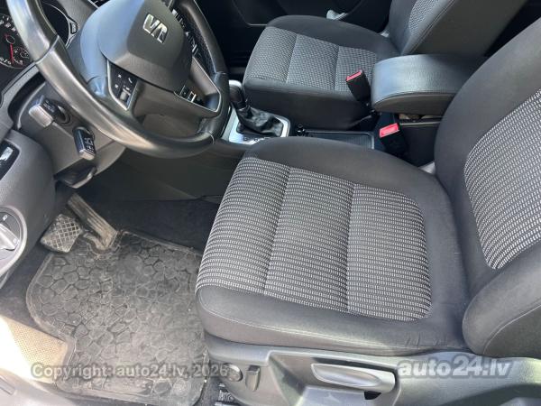 White SEAT Alhambra 2017 in Tallinn, with an engine capacity of 2.00 L and mileage of 108 thousand km for 19000 €, photo 8 on AUTOMOTO.COM.LV