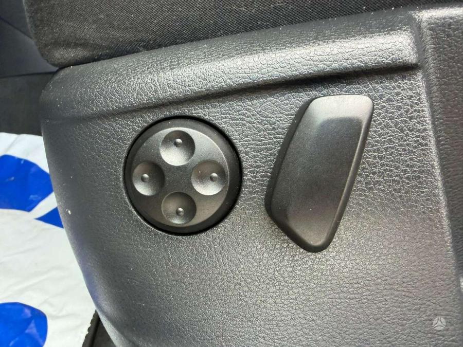 Dzeltens SEAT Alhambra 2012 Marijampole, ar dzinēja tilpumu 1.97 L un nobraukumu 286 tūkst. km par 6850 €, foto 16 vietnē AUTOMOTO.COM.LV