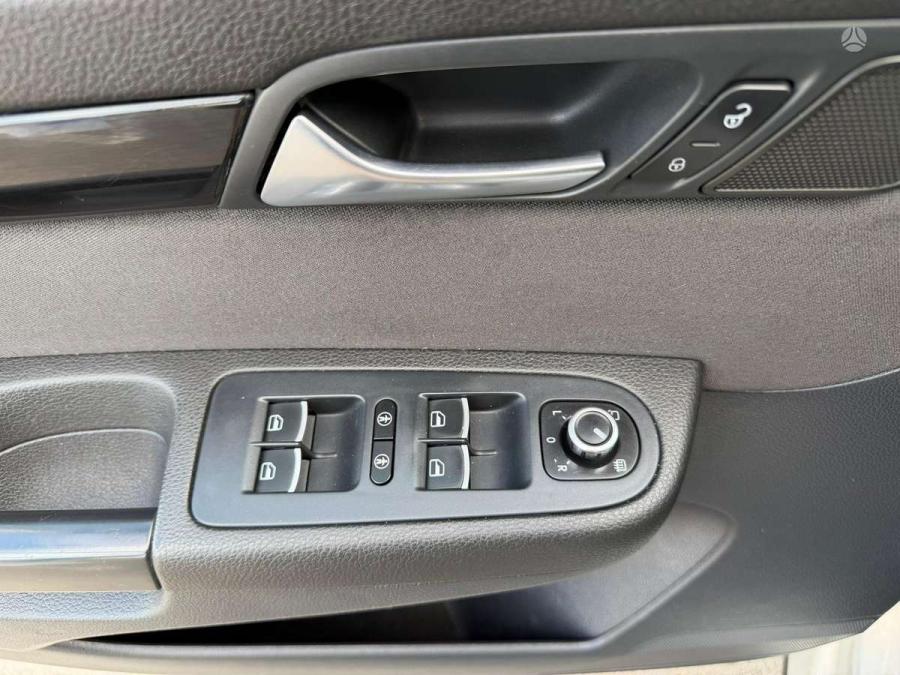 Dzeltens SEAT Alhambra 2012 Marijampole, ar dzinēja tilpumu 1.97 L un nobraukumu 286 tūkst. km par 6850 €, foto 29 vietnē AUTOMOTO.COM.LV