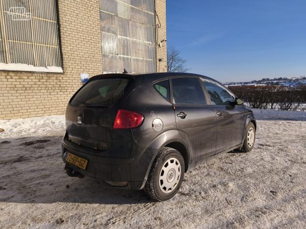 Black SEAT Altea 2004 in Vilnius, with an engine capacity of 2.00 L and mileage of 320 thousand km for 650 €, photo 6 on AUTOMOTO.COM.LV