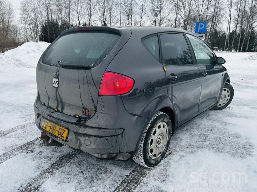 Melns SEAT Altea 2004 Daugavpils, ar dzinēja tilpumu 2.00 L un nobraukumu 325 tūkst. km par 1200 €, foto 3 vietnē AUTOMOTO.COM.LV