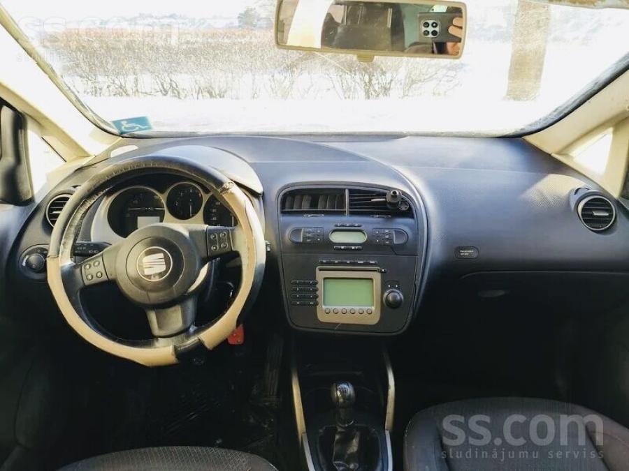 Melns SEAT Altea 2004 Daugavpils, ar dzinēja tilpumu 2.00 L un nobraukumu 325 tūkst. km par 1200 €, foto 5 vietnē AUTOMOTO.COM.LV