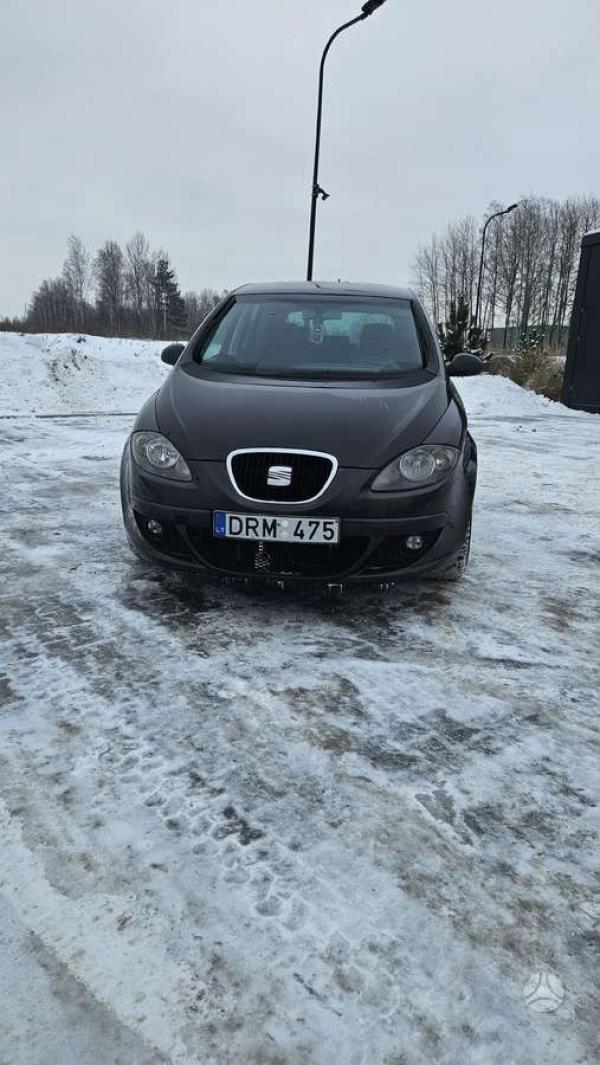 Black SEAT Altea 2004 in Kaunas, with an engine capacity of 2.00 L and mileage of 310 thousand km for 1499 €, photo 6 on AUTOMOTO.COM.LV