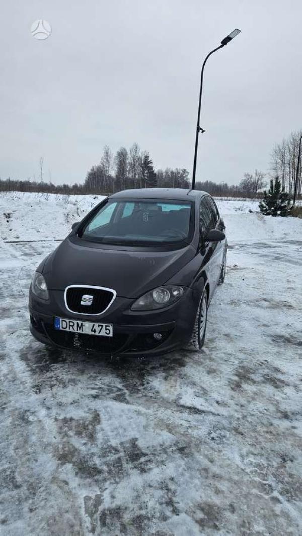 Black SEAT Altea 2004 in Kaunas, with an engine capacity of 2.00 L and mileage of 310 thousand km for 1499 €, photo 7 on AUTOMOTO.COM.LV